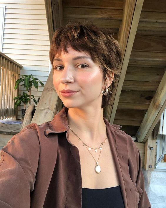 5 Model Rambut Pendek Untuk Kamu Pemilik Wajah Bulat