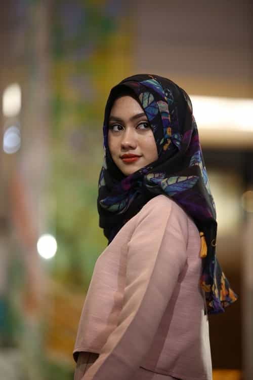 Cerita di Balik Uniknya Hijab Kontemporer Asal Lebanon