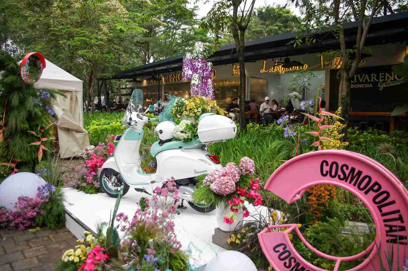 8 Instalasi Bunga yang Mencuri Perhatian di Cosmo Flower Day – KOMBI.ID