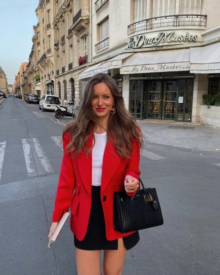 6 Cara Makeup Sesuai Warna Baju Agar Selaras