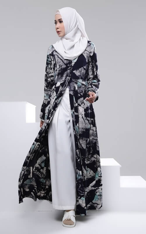 Tampil Gaya dengan Cardigan Outer Batik Kekinian – KOMBI.ID