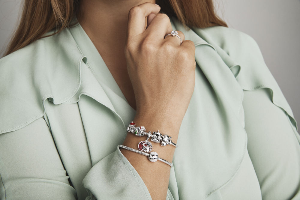 Keindahan Aurora dan Cerianya Natal di Koleksi Pandora