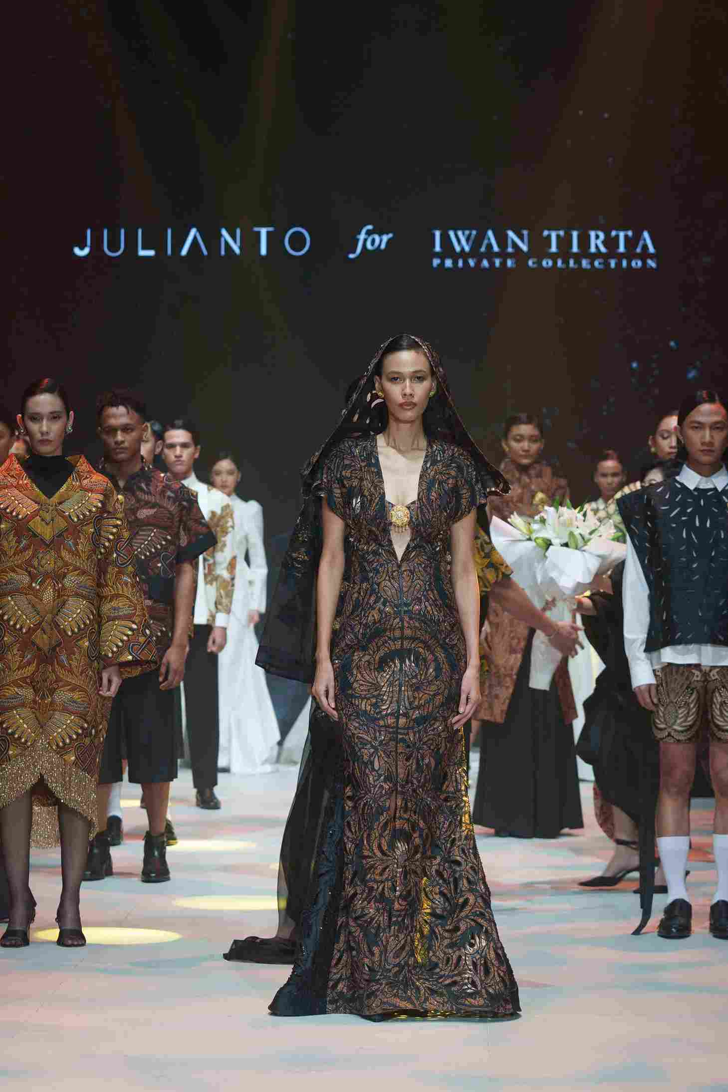 Kolaborasi Istimewa Julianto for Iwan Tirta: "Jagad Rasa"