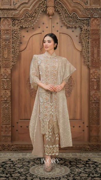 7 Model Atasan Brokat Simple Elegan