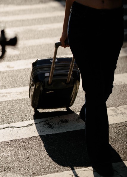 8 Barang Wajib Saat Traveling agar Liburan