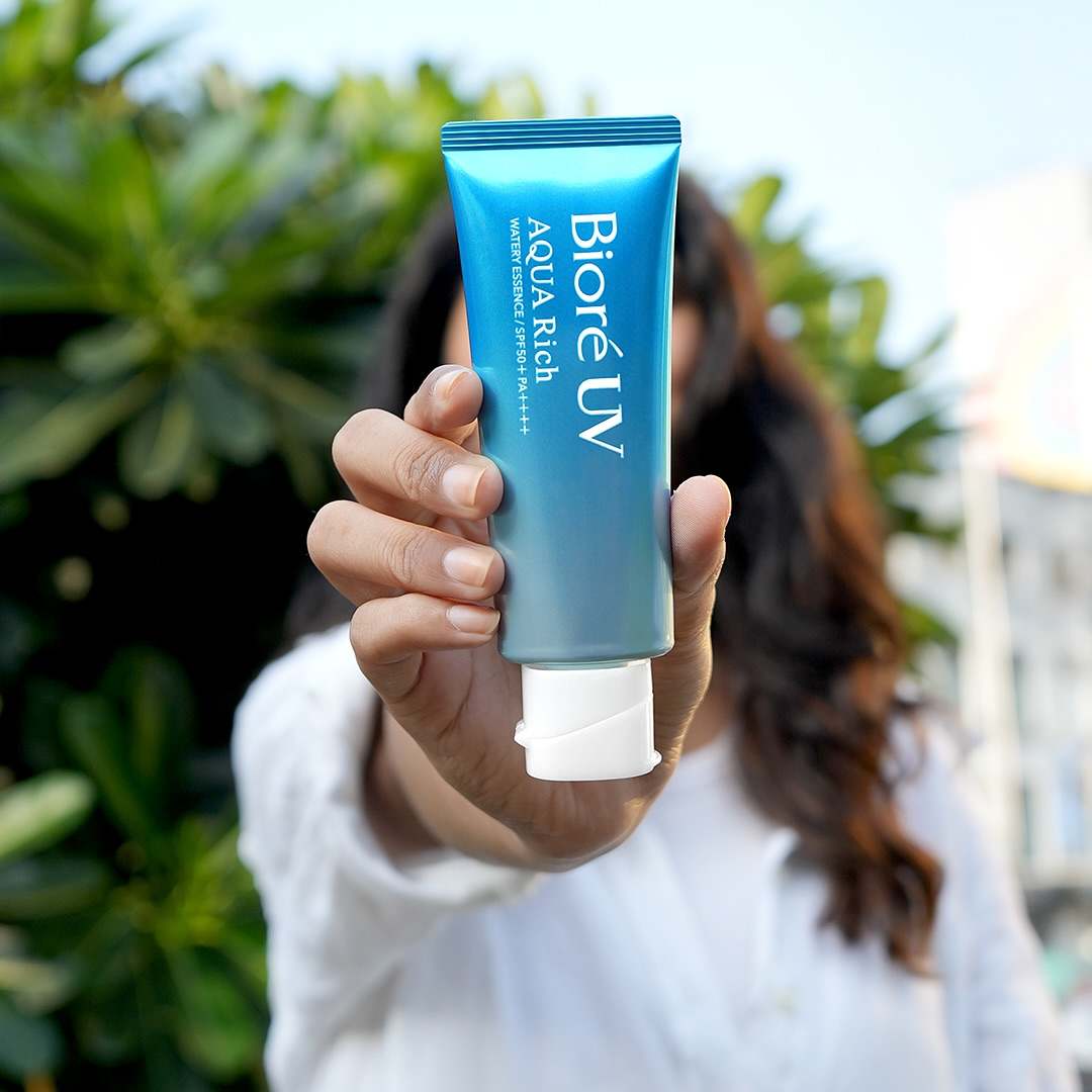 Sunscreen Ringan Terbaik: Biore UV Aqua Rich Watery Essence!